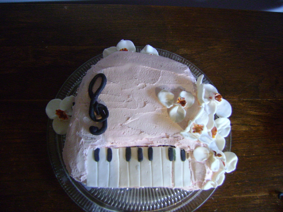 Piano Birthday - CakeCentral.com