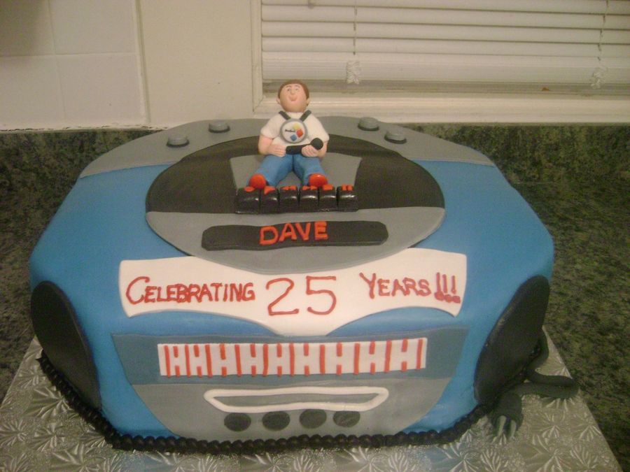 Radio Cake - CakeCentral.com
