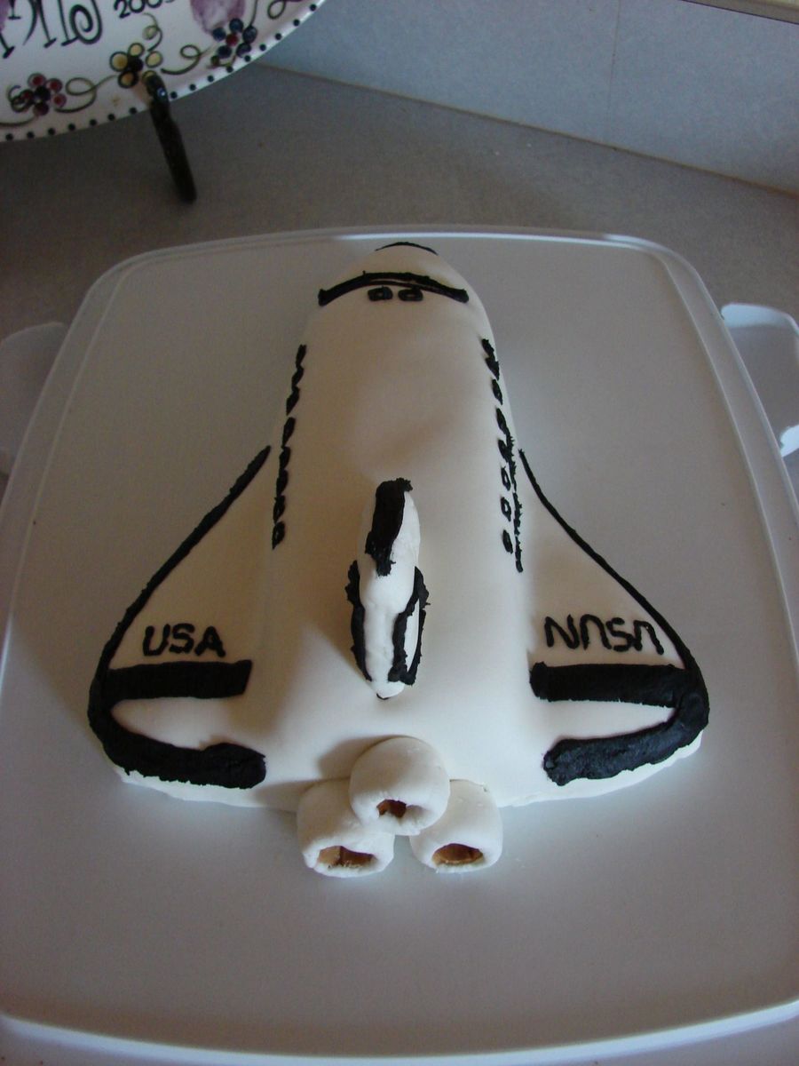 Space Shuttle W/rockets - CakeCentral.com