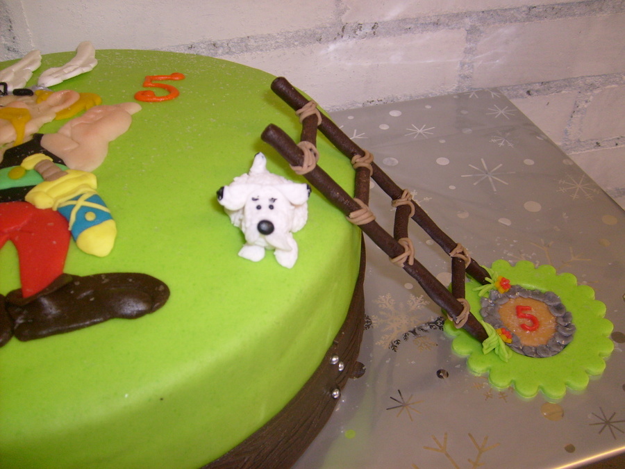 Asterix And Obelix Cake - CakeCentral.com