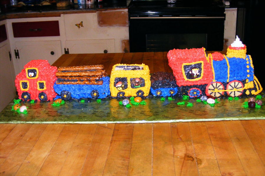 3D Train - CakeCentral.com