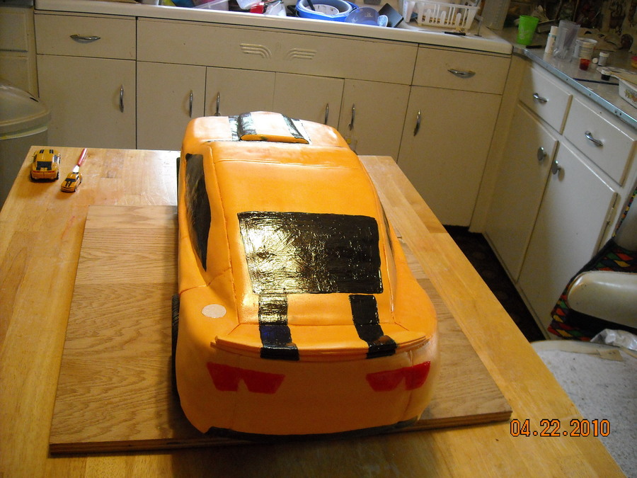 Bumble Bee Cake - CakeCentral.com