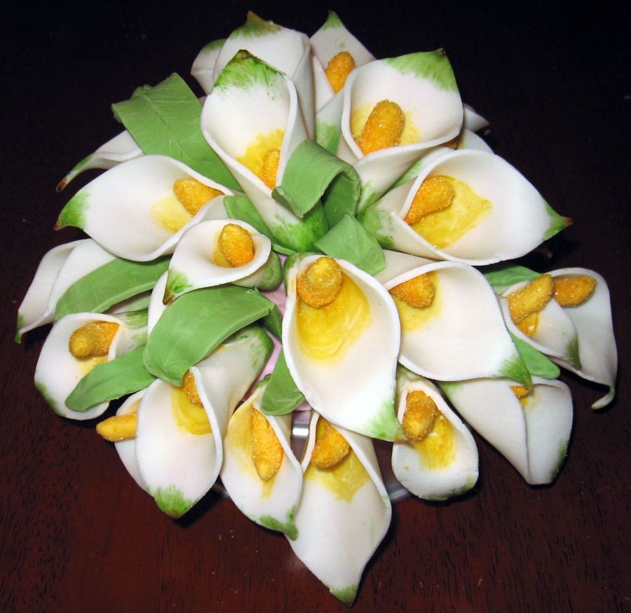 Calla Lilies! - CakeCentral.com