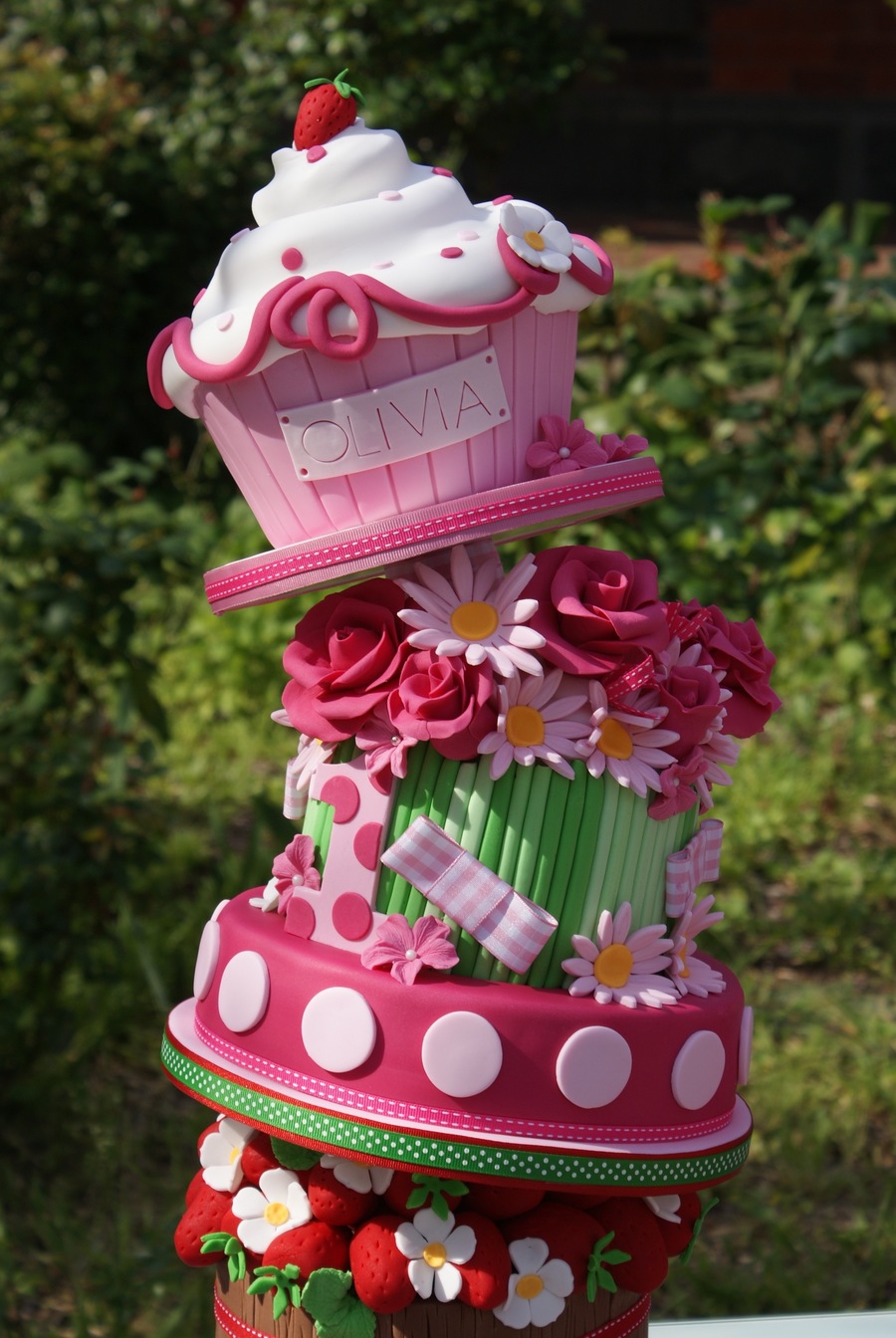 Strawberry Shortcake For Olivia - CakeCentral.com