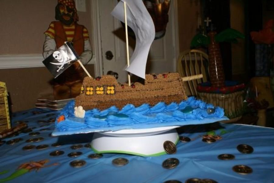 Pirate Ship Cake - CakeCentral.com
