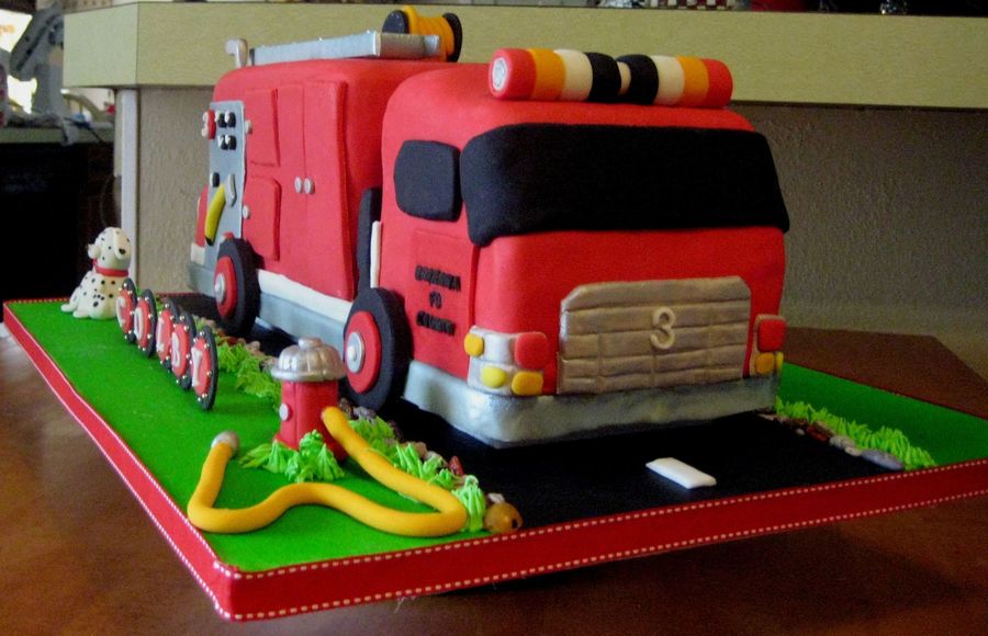 Fire Engine - CakeCentral.com