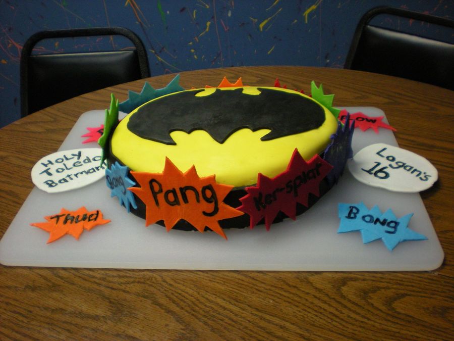 Bat Signal Cake - CakeCentral.com
