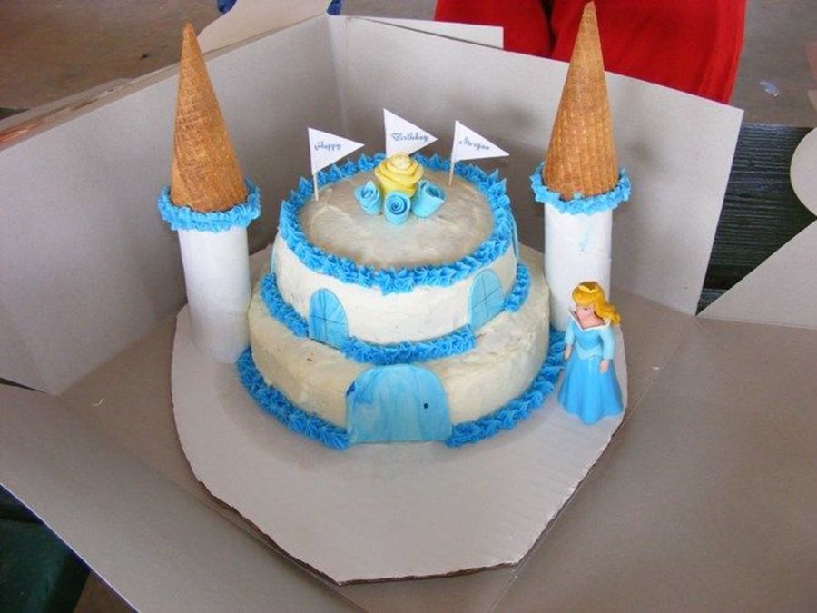 Castle Birthday Cake - CakeCentral.com