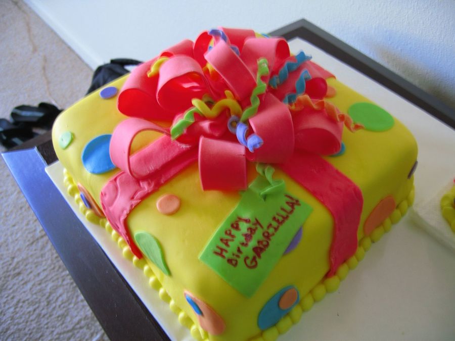 Present Birthday Cake - CakeCentral.com