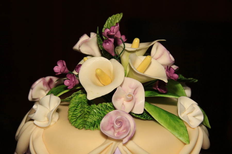The Calla Lily And Ribbon Rose Cake - CakeCentral.com