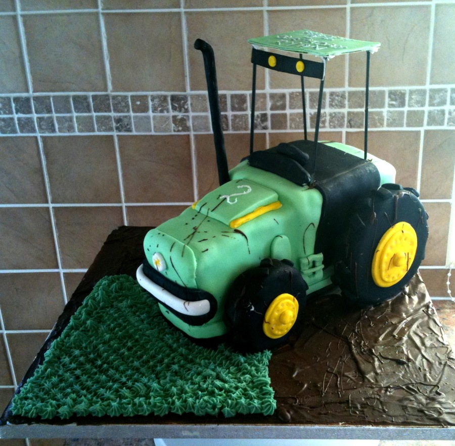 John Deere Tractor - CakeCentral.com