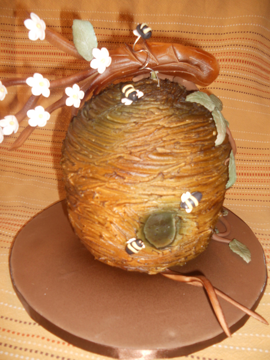 Bee Hive For Beekeeper - CakeCentral.com