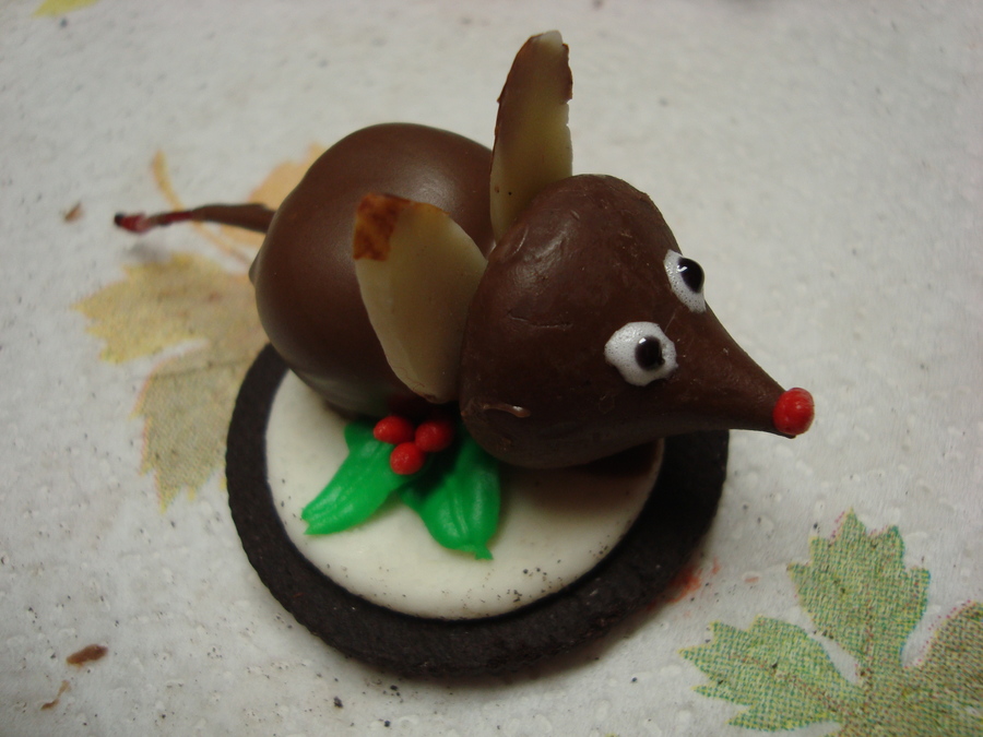 Christmas Mice - CakeCentral.com