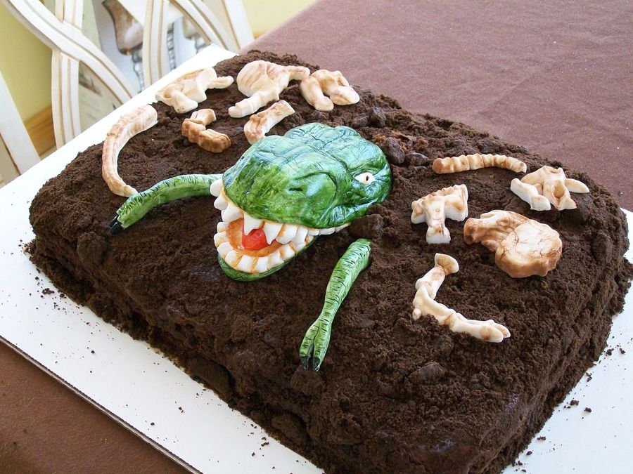 T-Rex Cake - CakeCentral.com
