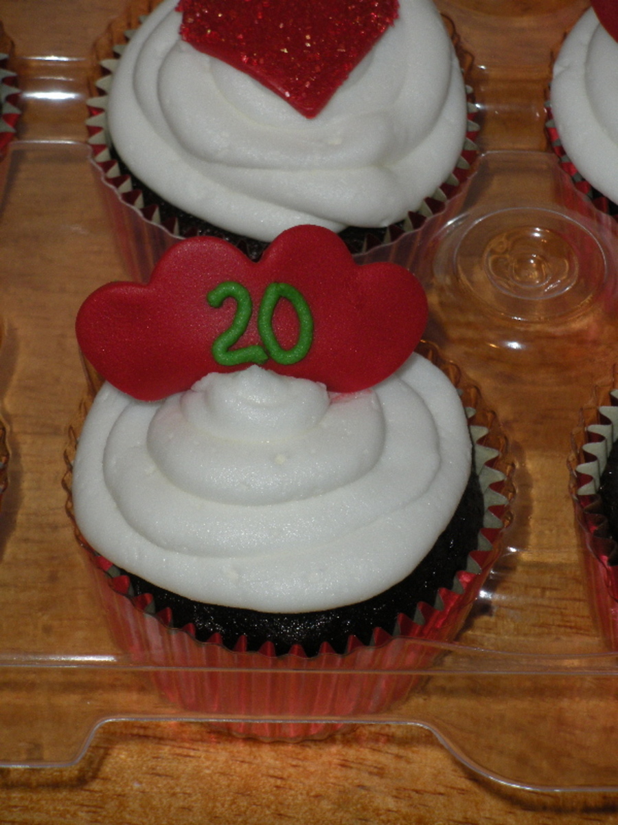 20Th Anniversary Cupcakes - CakeCentral.com
