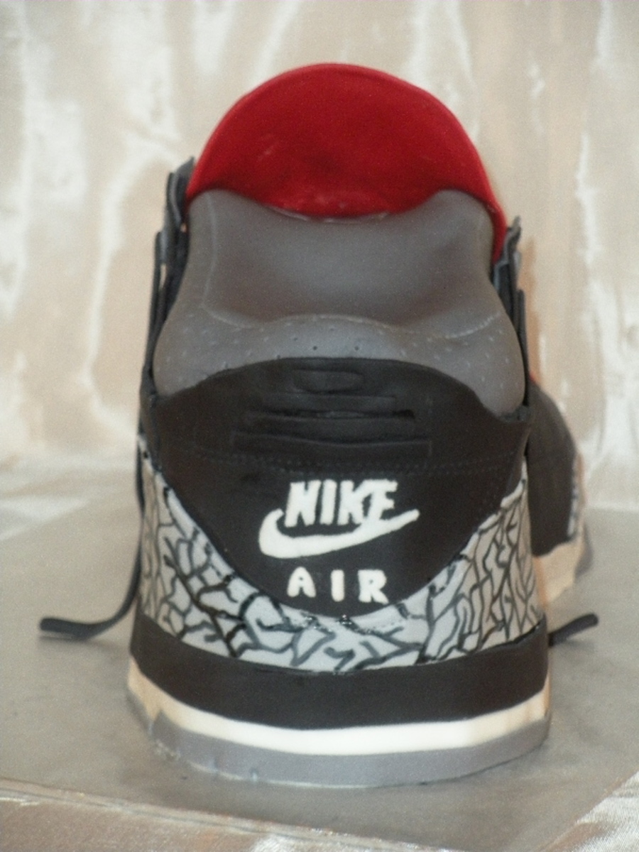 Jordan Shoe Cake - CakeCentral.com