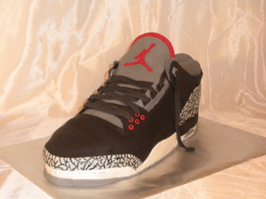 Jordan Shoe Cake - CakeCentral.com