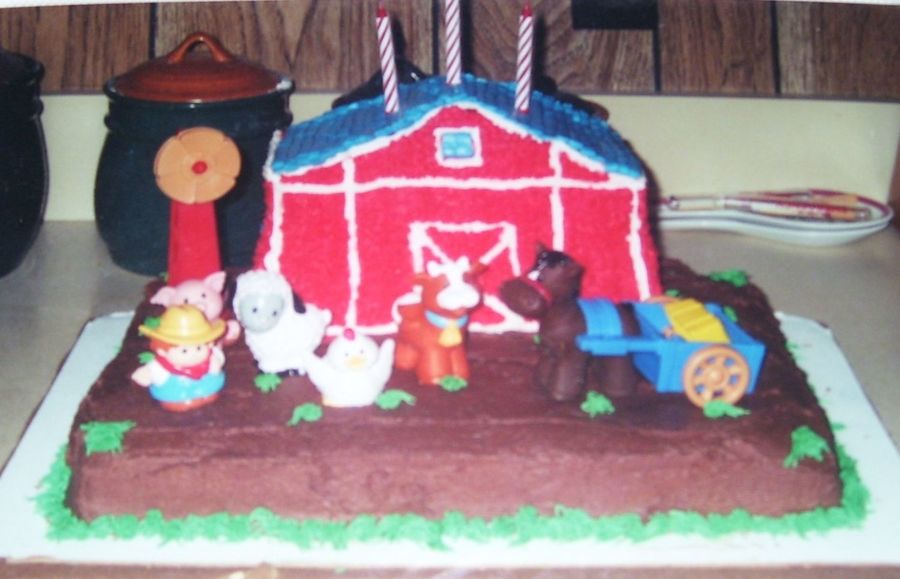 Red Barn Cake - CakeCentral.com