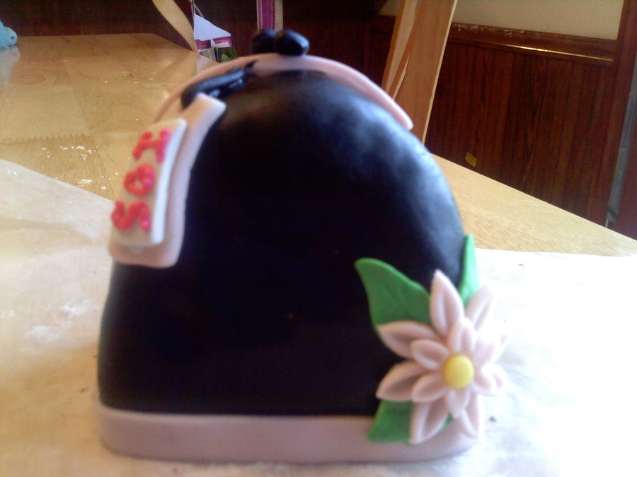 Mini Purse Cake - CakeCentral.com