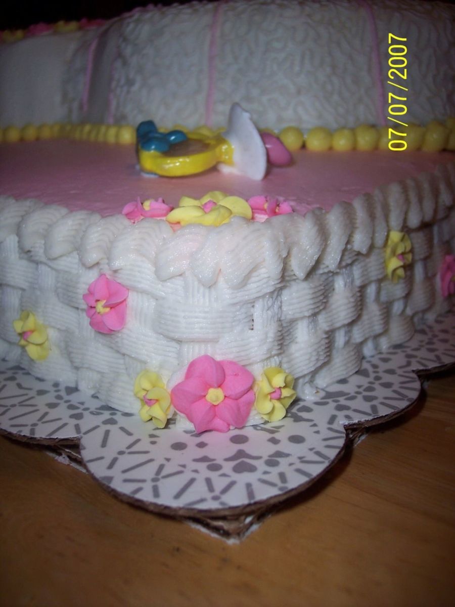 Robins_Shower_Closeup.jpg - CakeCentral.com