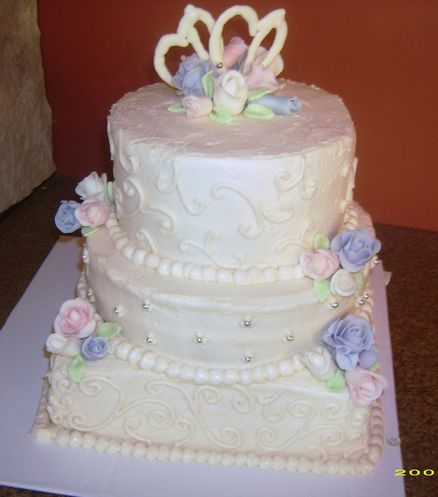Buttercream Swirls & Roses - CakeCentral.com