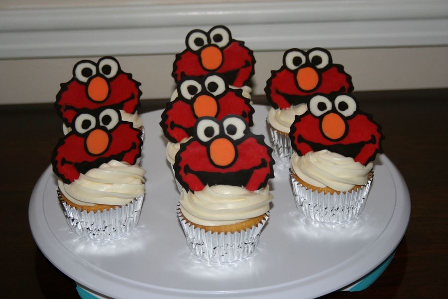 Elmo Cupcakes - CakeCentral.com