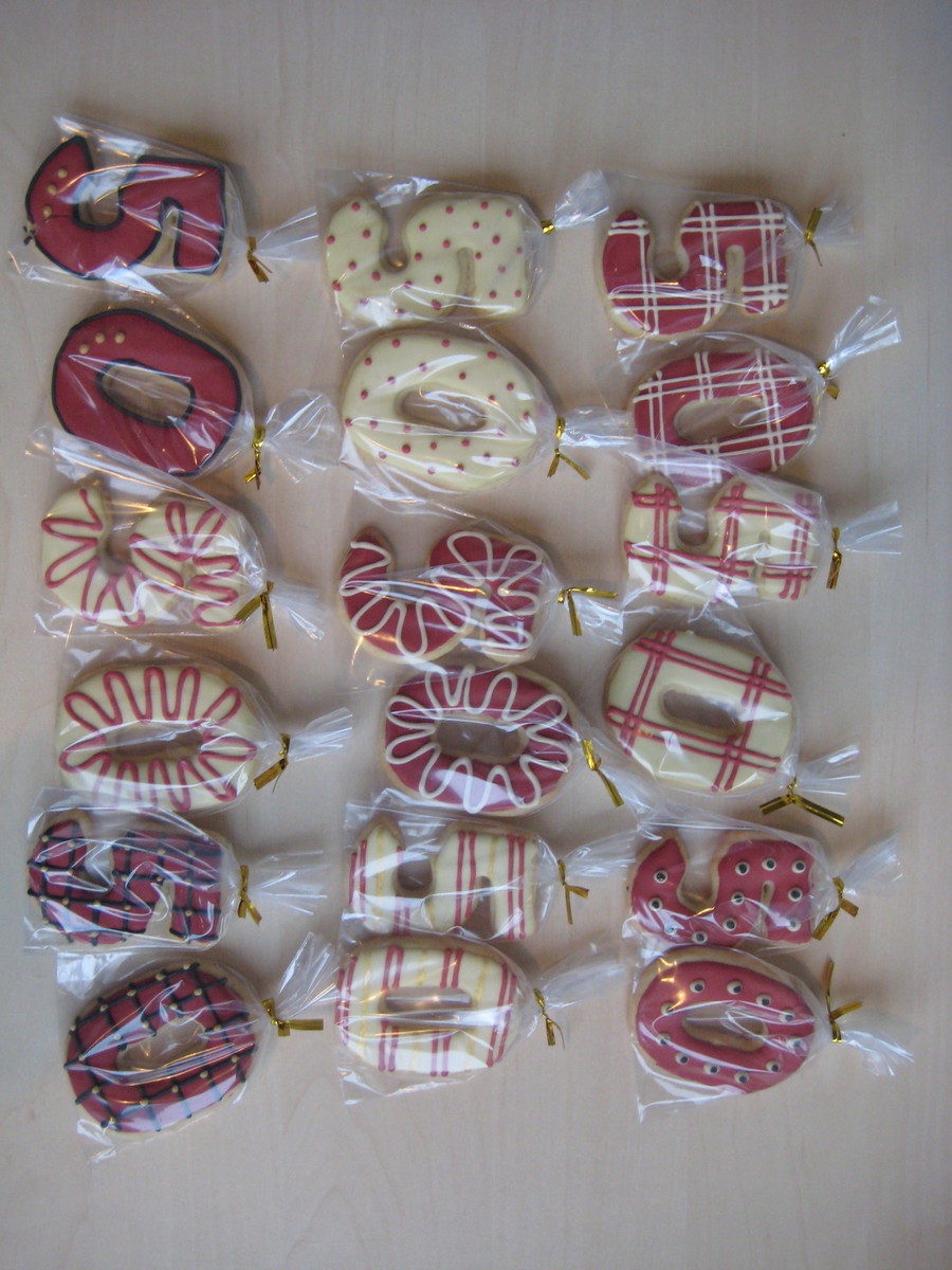 50 Cookies - CakeCentral.com