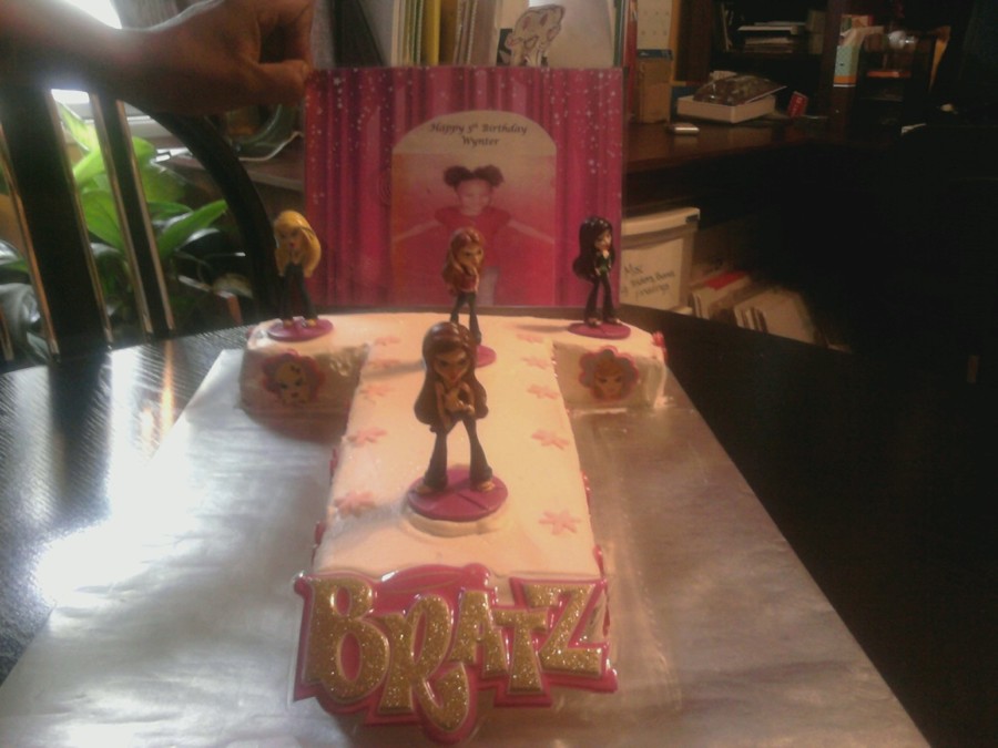 Bratz Fashion Runway Birthday Cake - CakeCentral.com