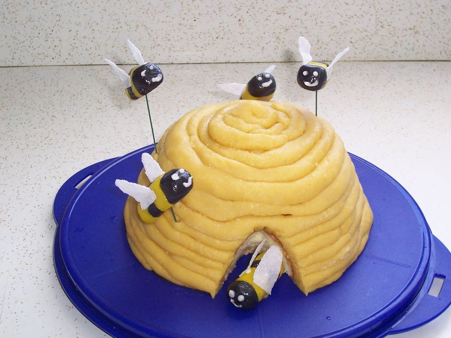 Bee Hive - CakeCentral.com