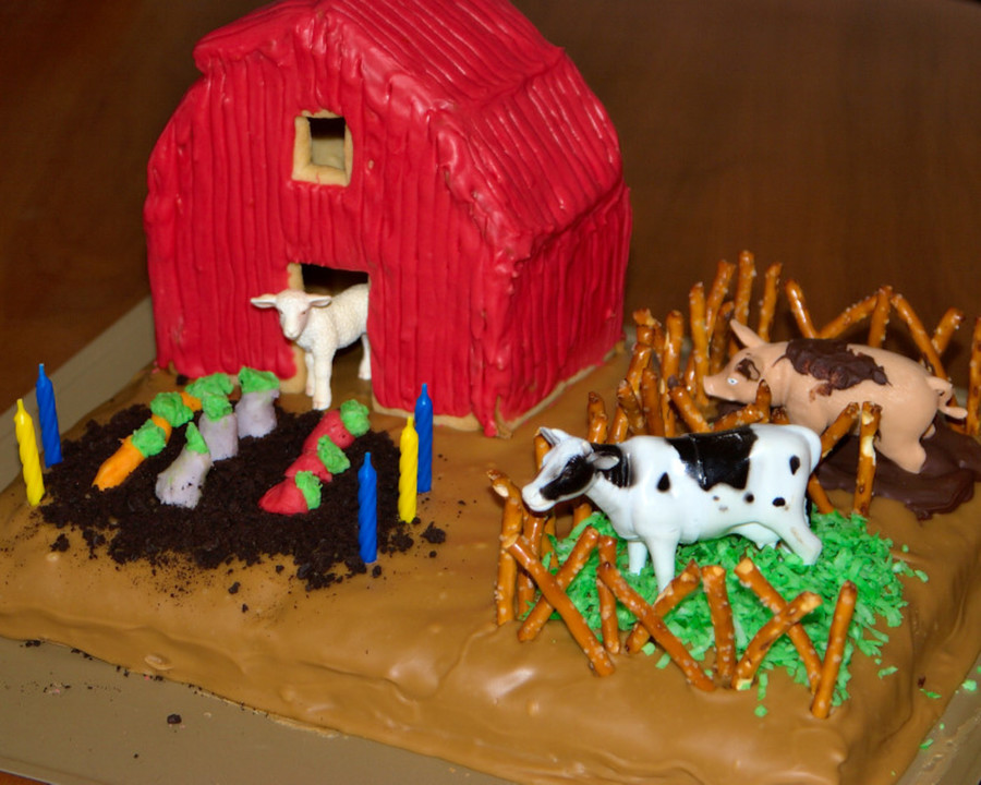 Farm / Barn Cake - CakeCentral.com