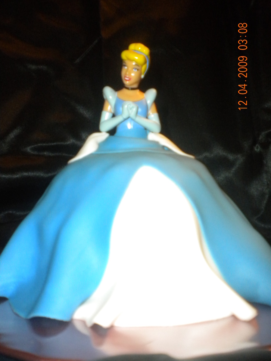 Cinderella Smash Cake - CakeCentral.com