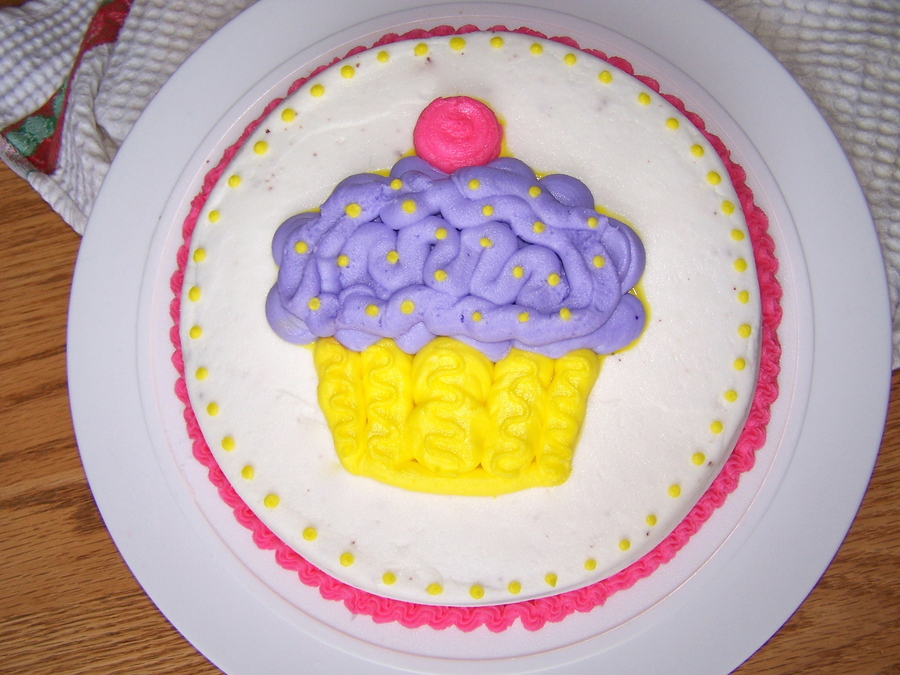 Cucpcake Cake For Wilton Basic's Class - CakeCentral.com