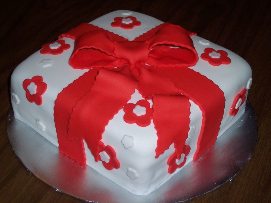 Package Cake - CakeCentral.com