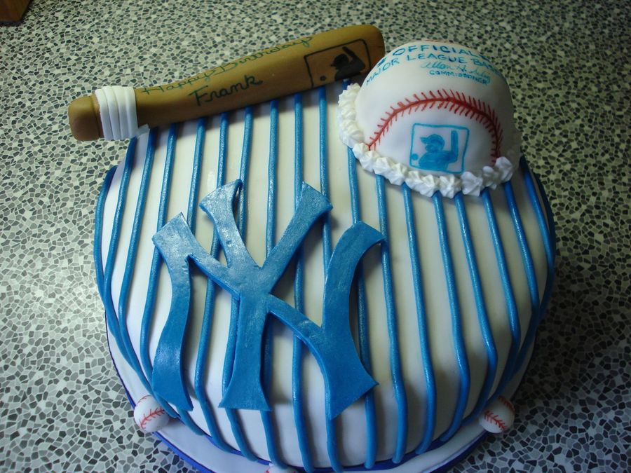 Yankees Cake - CakeCentral.com