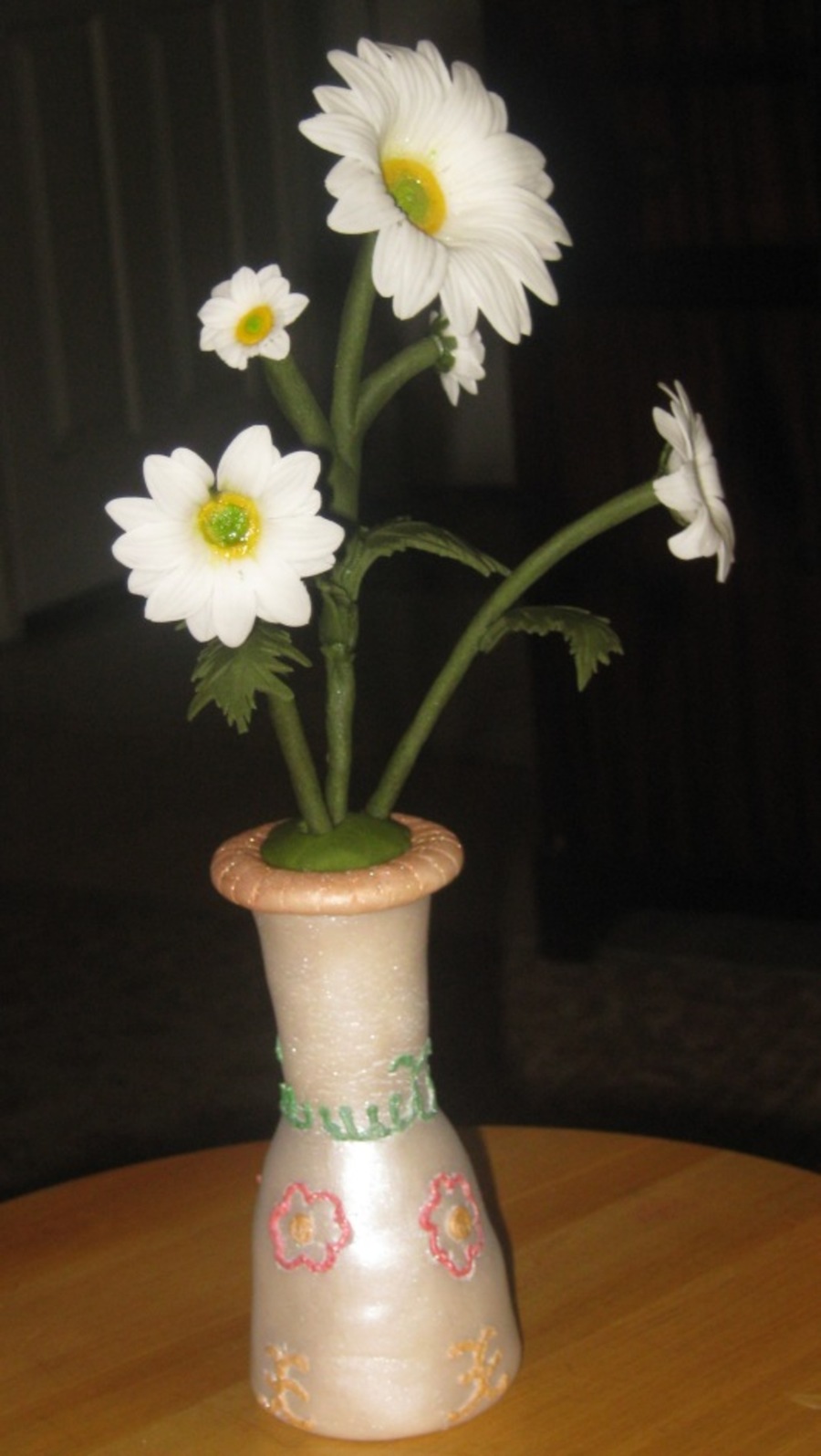 Fondant Daisy And Fondant Vase - CakeCentral.com