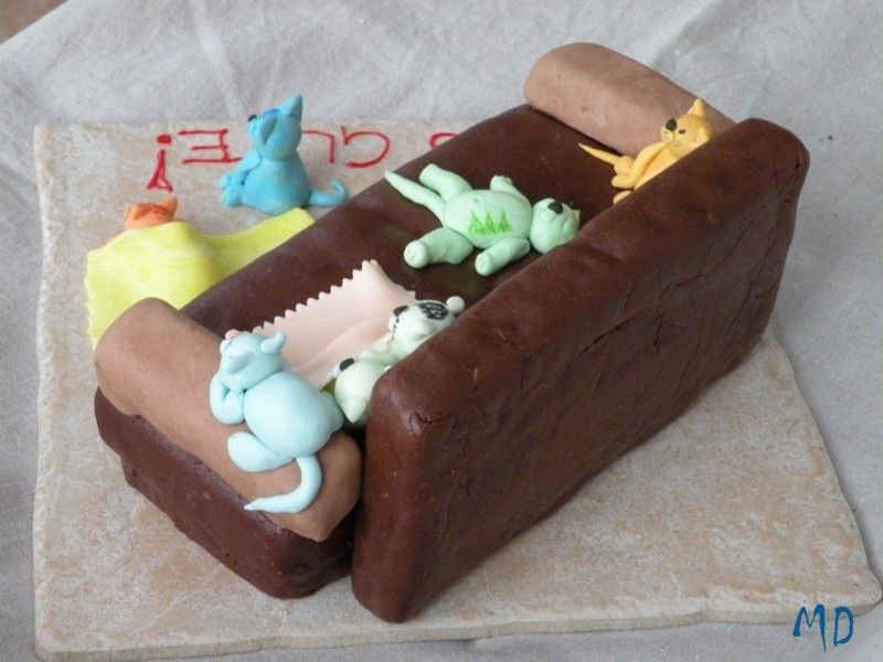 Seven Cats And One Sofa - CakeCentral.com