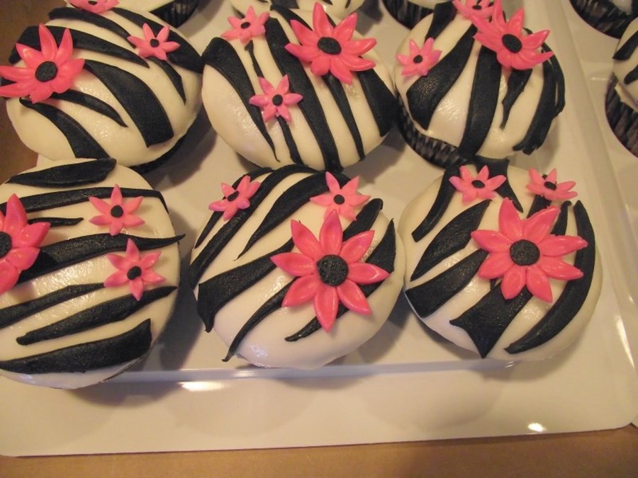 Zebra Cupcakes - CakeCentral.com