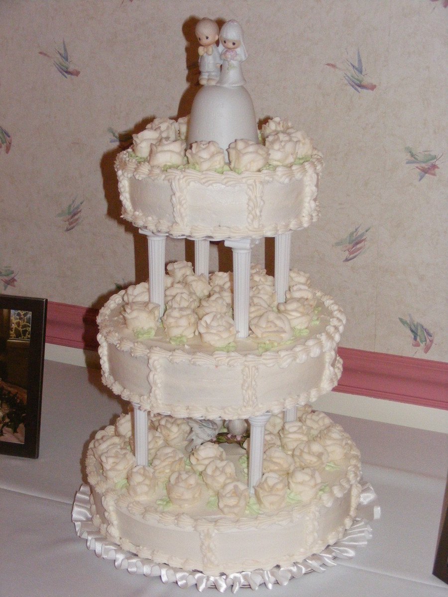 1984 Replica Wedding Cake - CakeCentral.com