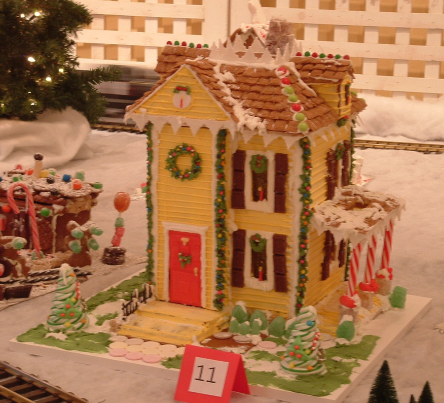 Mansard Roofed Gingerbread House - CakeCentral.com