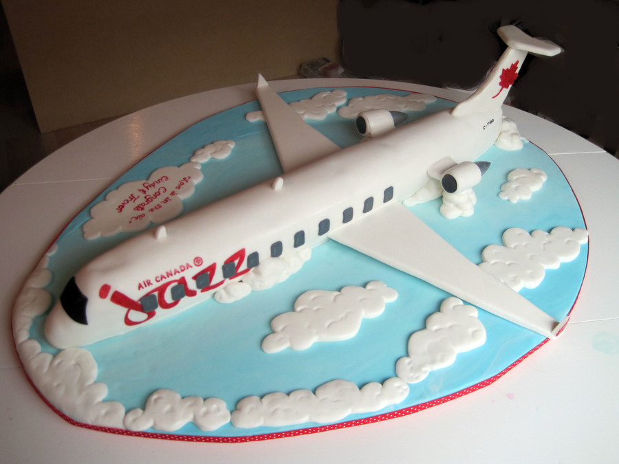 Airplane Cake - CakeCentral.com