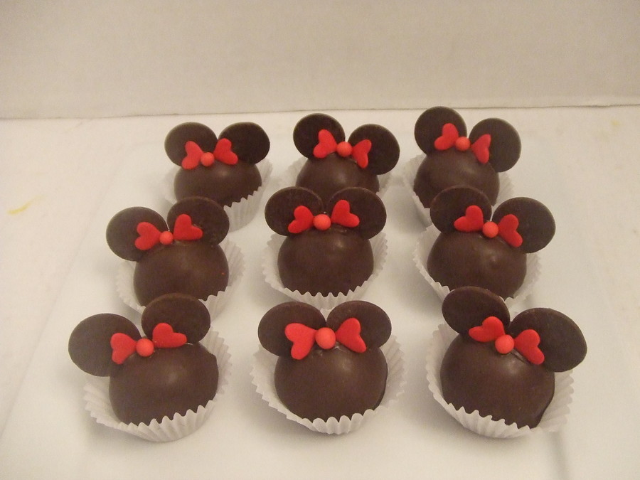 Minnie Mouse Cake Pops - CakeCentral.com