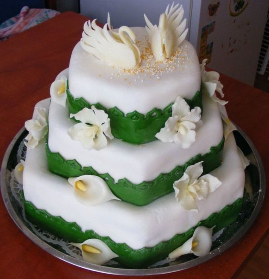 Svadobne_2_001A.jpg - CakeCentral.com