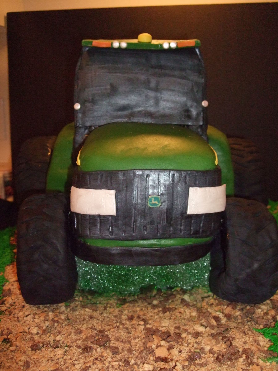 John Deere Tractor - CakeCentral.com