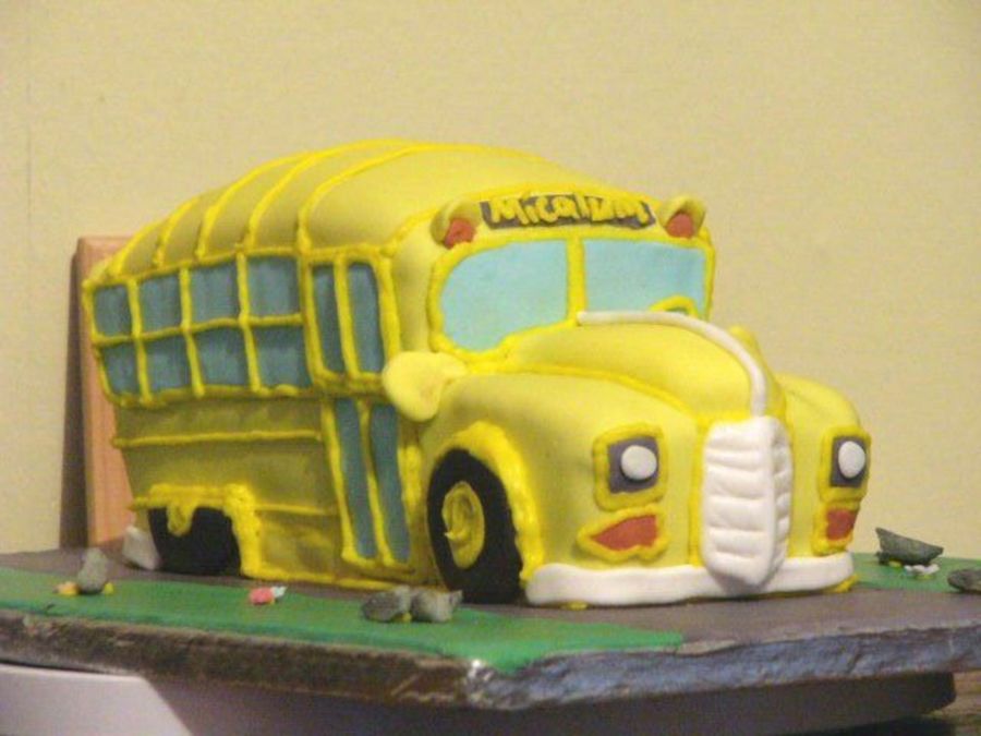 3D Magic School Bus - CakeCentral.com