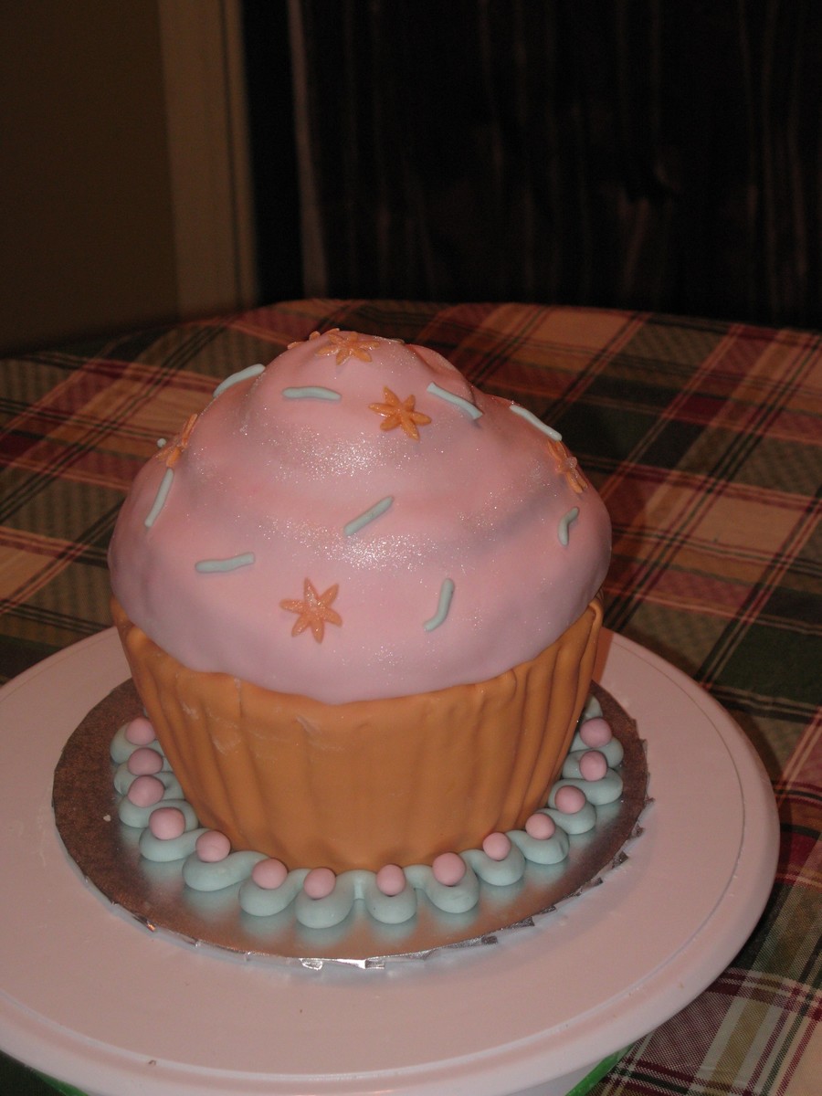 Large Cupcake Cake - CakeCentral.com