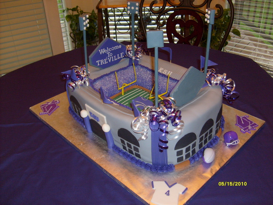 Graduation Cake - CakeCentral.com