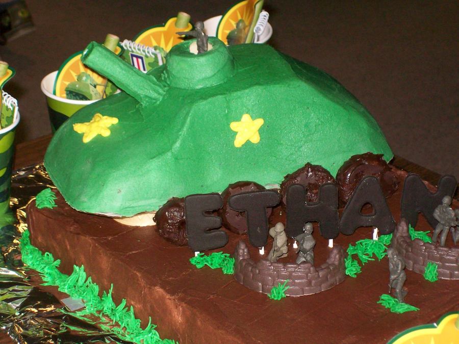 Tank Cake - CakeCentral.com