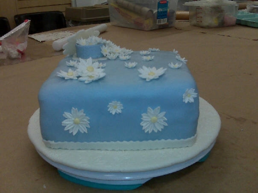 Fondant/gumpaste Class Cake - CakeCentral.com