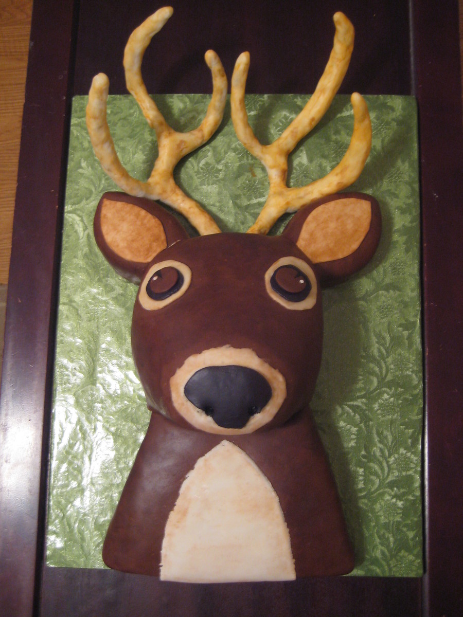 Mounted Deer Head Cake - CakeCentral.com