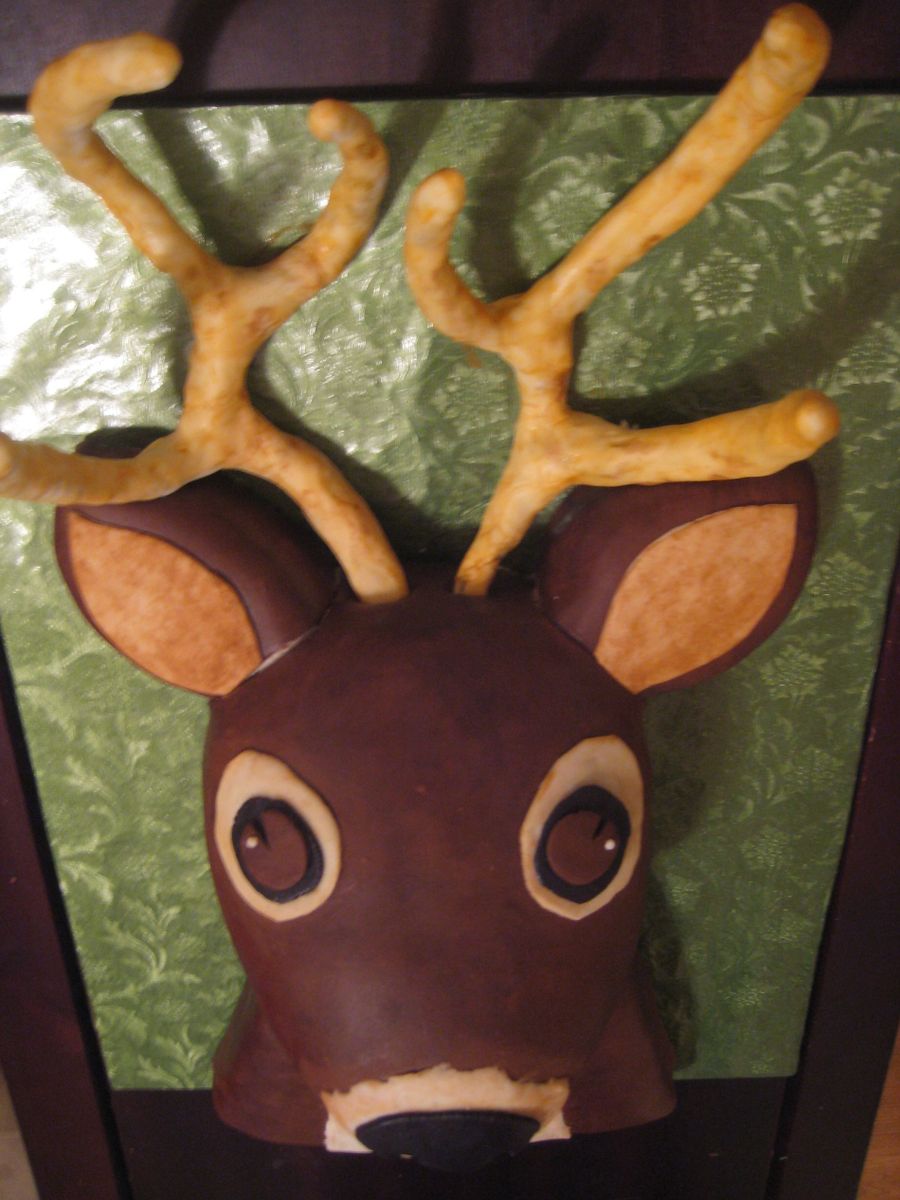 Mounted Deer Head Cake - CakeCentral.com